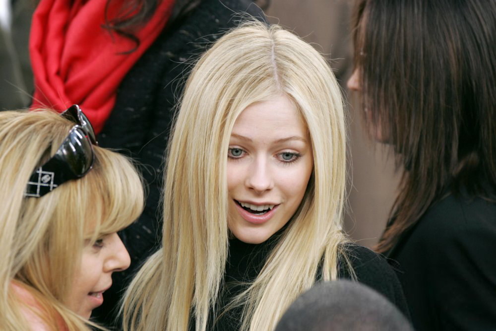 Paris Fashion Week - 24 Enero 2006 - Avril (1) - AvrilPix.com - The ...