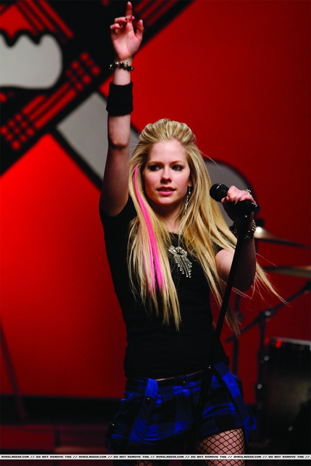 Set del videoclip "Girlfriend" - 04 - AvrilPix.com - The best Avril ...