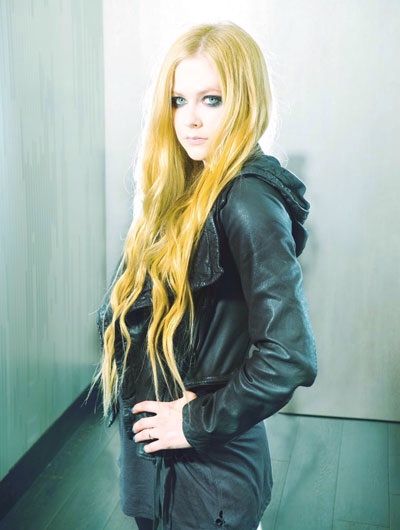 Milk - 01 - AvrilPix.com - The best Avril Lavigne gallery.